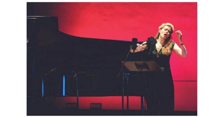 Barbara Hannigan Sings Zorn ft. Stephen Gosling - Big Ears